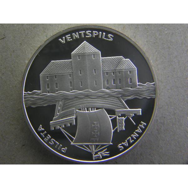 銀品位　92.5％　量目31.47ｇ　Hanseatic City of Ventspils第２次世界大戦後、ソビエト連邦に併合されますが、1991年　Republic LATVIAとして再出発します。
