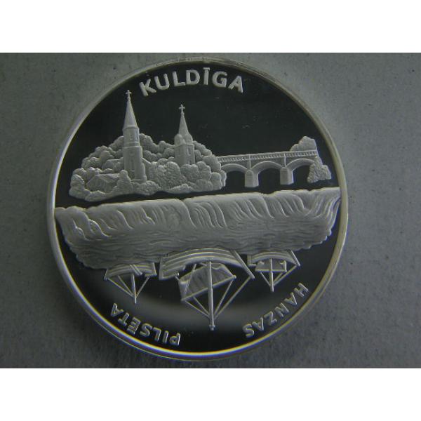 銀品位　92.5％　量目31.47ｇ　mintage15,000  ハンザ都市Kuldiga第２次世界大戦後、ソビエト連邦に併合されますが、1991年　Republic LATVIAとして再出発します。