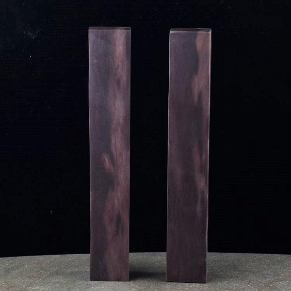 ●サイズ：長さ20cm 幅4cm 高さ3.5cm●材質：宋坑端渓石（端渓硯に使われる高級石）●重量：1400g（一対）一本700g●数量：一対（二本）端渓硯用の石で作られた文鎮です。