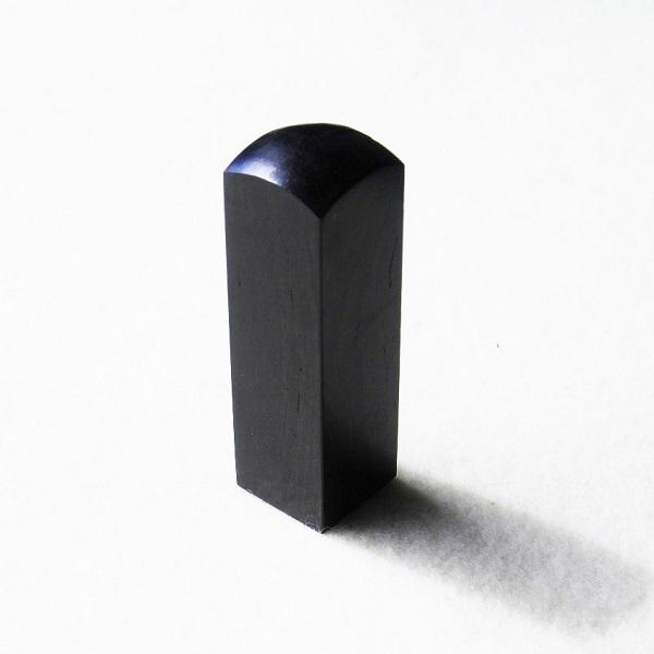 (1) サイズ： 18×18×60mm(2) 材質：黒檀※コクタン(3) 数量：１篆刻用印材です。黒檀はは強度、硬さがあり、仏壇、楽器、家具などに使われてる銘木です。　