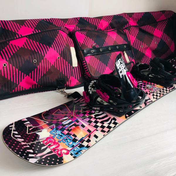 ●商品名メーカー：SUB モデル：ANGELA アンジェラサイズ：137【ビンディング】メーカー：FLUX フラックスサイズ：S●状態中古商品につき多少のあたり傷や汚れはございますがまだまだお使いいただけます。●付属品ボートケース※画像にあ...