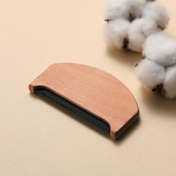 【ぬくもりを感じる天然木仕様】やさしい手触りの天然木ハンドルを採用し、使うたびに温かみを感じられるデザイン。プラスチックにはない上質感で、毎日の衣類ケアを心地よい時間に変えてくれます。インテリアにも馴染む、見た目にも美しい仕上がりです。【衣...