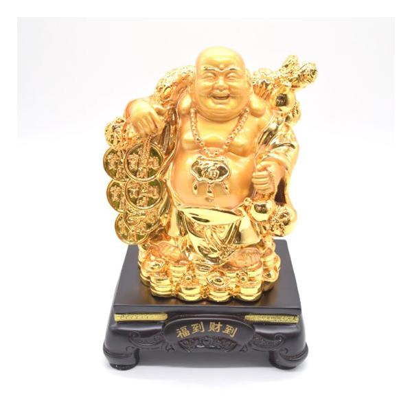 ◇サイズ：高さ約24cm×幅約17cm×奥行き約14cm◇◇樹脂製（ポリエステル）◇笑佛様（笑い仏）の樹脂製置物です。まばゆい金色に輝く布袋様で、満面の朗らかな笑みが幸せと富を呼ぶといわれています。担いでいる如意棒は人々の願いを叶えるアイテ...