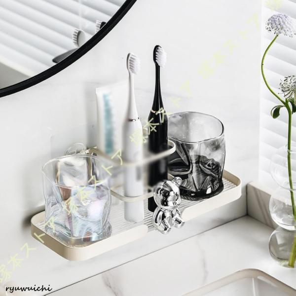 商品の説明◆材質：鉄+PVC素材◆カラー：写真通り◆製品サイズ：歯ブラシスタンド=28*10*8cm。A=歯ブラシスタンド+歯磨きコップ×2(8.5*8.5cm 300ml)。B=歯ブラシスタンド+歯磨きコップ×2(7.8*10.6cm 3...