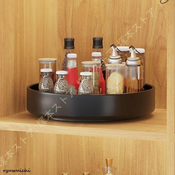 製品仕様製品名：360度回転式収納ラック材質：炭素鋼サイズ（直径）：30cm このスパイスラックは360度回転デザインで、回転がスムーズで、ものの探しや取り出しがすごく便利です。日々の日常生活が楽になれます。ビールや調味料、ヨーグルトやジャ...