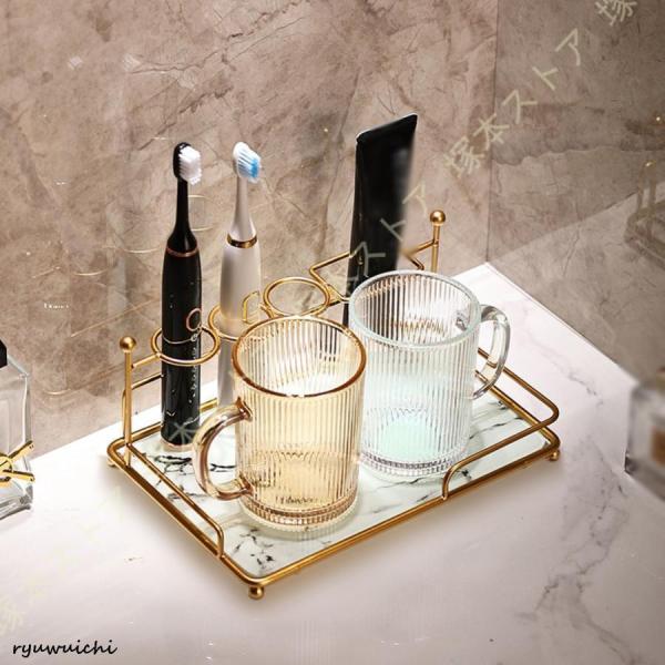 商品の説明◆材質：PVC+鉄素材◆カラー：写真通り◆製品サイズ：24.3*11.5*16.5cm。具体的な製品とサイズは写真の説明を見てください。製品には歯ブラシ、歯磨き粉は含まれていません。 子供と大人の歯ブラシは、乱雑なバスルームアクセ...