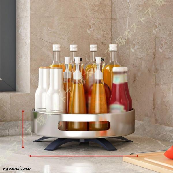 製品仕様製品名：360度回転式収納ラック使用範囲：キッチン、トイレ、寝室等 【360°回転式設計】360度回転式になっているため、調味料がどの方向からも取り出せるのができ、快適な調理?食事をお過ごしいただけます。【大容量＆省ペース】大きすぎ...
