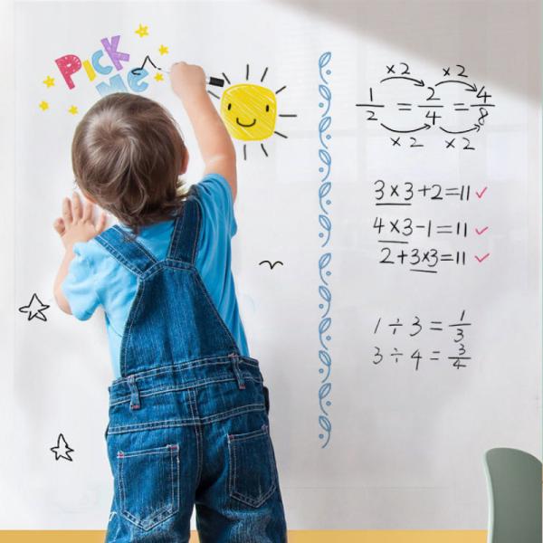 商品詳細:【商品説明】◎子供画板・落書きと別れ　黒板シートを画板として壁を汚さずに気軽く落書きができますので、子供の想像力を満足できます。◎用途広い　家では子供の落書き・勉強・飾り、会社ではプレゼン・映写用・スケジュール表、　商店では掲示板...