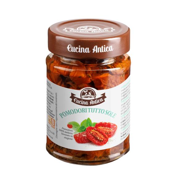 ※24個まで1個口分の送料で発送可能です。真っ赤に熟れたトマトを天日で干して、ハーブオイルに漬け込みました。ソースの具、サラダやトーストのトッピングなどにご利用ください。内容量：190g原材料：ドライトマト、植物油、醸造酢、食塩、野菜（にん...