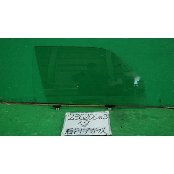 **** 商品説明を必ずご確認ください ****部品管理番号：230206000313130部品名：右Fドアガラス部品区分：リサイクル品車名：ミラ車両タイプ名：5ドアハッチバック通称型式：L700SGMDK認定型式：GF-L700S年式：2...