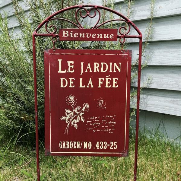 幅２４×厚み１×全高６０センチスチール製玄関先やお庭、花壇や鉢植えにおすすめのガーデンピック●2022年6月リニューアル以前のタイプと比較して、プレートの接合方法が変更されています。サインプレート サインボード ブリキ看板スチールプレート ...