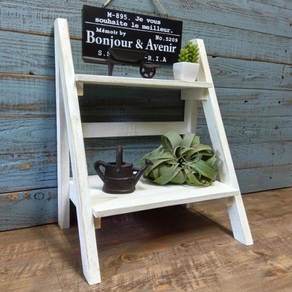 幅３８×奥行２８×全高４８センチ木（杉）製ユーズド感のあるエイジング仕上げの手づくりのウッドラックグリーンや小物などを組み合わせてご使用ください。ガーデン ラック シェルフ 花台 棚フラワースタンド アイアン製 木製ガーデニング雑貨 ナチュ...
