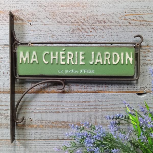 幅２４×厚み２×全高２３センチスチール製ウォールデコレーションにおすすめのジャンクなスチールプレート取付ビス等は付属しません。●2025年9月28日仕様変更以前のタイプと比較してカラーが変更されています。サインプレート サインボード ブリキ...