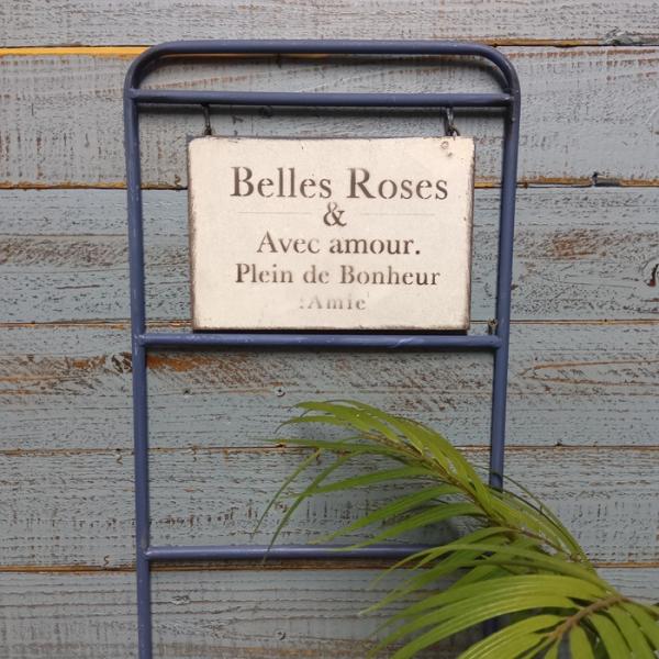 幅２５×厚み１×全高８０センチ脚の長さ／約３０センチスチール製玄関先やお庭、花壇や鉢植えにおすすめのガーデンピック文字や絵柄のカスレや潰れ、傾きやズレなどプリントには個体差があります。サインプレート サインボード ブリキ看板スチールプレート...