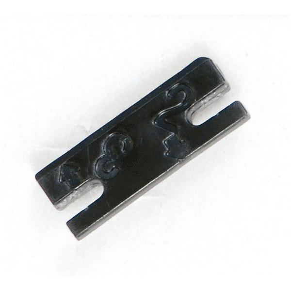 特徴：面取り幅を調整する為に使用します。本体に1ヶ付属しています。用途：面取りカッター用調整板仕様：1個入り。大きさ：縦-×横-×厚さ-mm（包装寸法）重さ：1g