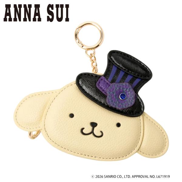 30周年を迎えたポムポムプリン。アニバーサリーを祝福するべく、ANNA SUIとのコラボレーションアイテムが登場します。主役を飾るポムポムプリンは、正装のマントとシルクハットを身にまとい、いつもより少し大人でジェントルマンな佇まいに。お友達...