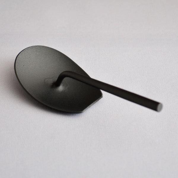 包装：化粧箱産地：国産材質：黄銅製・漆塗装サイズ：直径5.5cm×3.9cm×高さ3.3cm灰型を作る際に大変便利！扱い易くとてもお勧めです。【ご注意事項】※商品写真は可能な限り実物に近づけておりますが、ご利用のディスプレイによって若干色味...