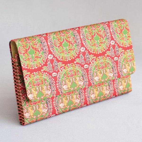 梱　包：化粧箱サイズ：直径18.2cm×高さ10.4cm材　質：正絹文　様：円文白虎朱雀錦※こちらは女性用サイズの帛紗挟みです。龍村製の上質な正絹の三つ折帛紗挟み。日々のお稽古やお茶会・お茶事のお供に。贈答用としても大変喜ばれます。【ご注意...