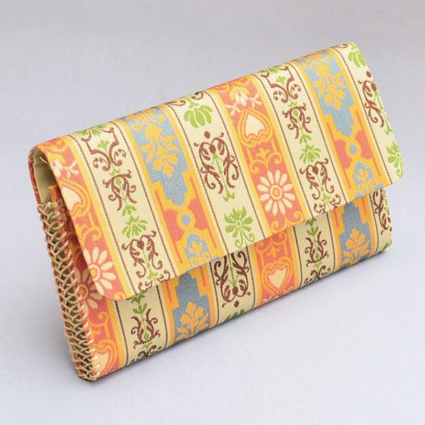 梱　包：化粧箱サイズ：直径18.2cm×高さ10.4cm材　質：正絹文　様：ロワール飾花文(ロワールしょっかもん)※こちらは女性用サイズの帛紗挟みです。龍村製の上質な正絹の三つ折帛紗挟み。日々のお稽古やお茶会・お茶事のお供に。贈答用としても...