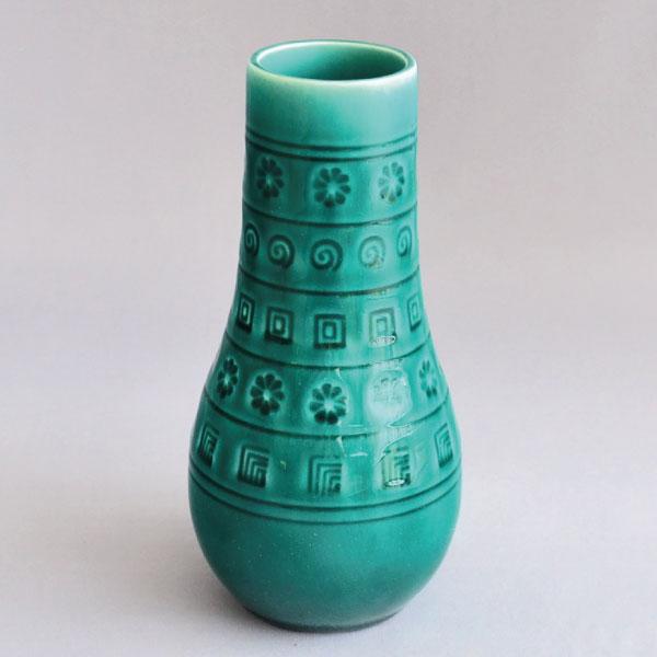 包装：ボール箱産地：萬古焼サイズ：直径8.7cm(口径5.0cm)×高さ17.7cmお稽古に最適な杓立です。【ご注意事項】※商品写真は可能な限り実物に近づけておりますが、ご利用のディスプレイによって若干色味が異なる場合がございます。予めご了...