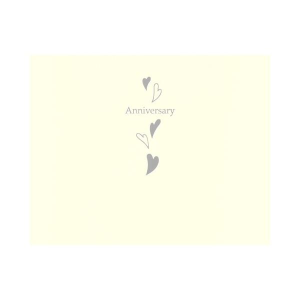 【発売日：2019年09月05日】■普通台紙 No.710表紙に銀箔のハート模様をあしらったシンプルな写真台紙表紙に銀箔のハート模様をあしらった、シンプルなデザインの写真台紙です。入学式や結婚式から日常のお祝いまで、用途を選ばず幅広くお使い...