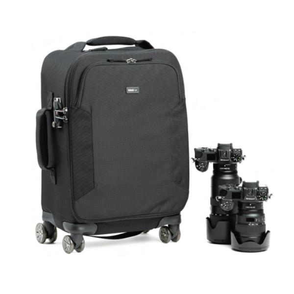 【発売日：2024年12月21日】＜ 仕様 ＞■外寸：H55.9 × W35.6 × D22.9cm■内寸：H47 × W32 × D14-19cm■PC収納部内寸：H36.2 × W26.7 × D2.5cm■タブレット収納部内寸：H26...