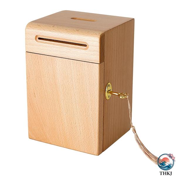 商品の説明                                                この木製の収納ボックスは、シンプルでエレガントなデザインが魅力です。上部には小物を入れられるスリットが付いており、引き出しには大きな物...