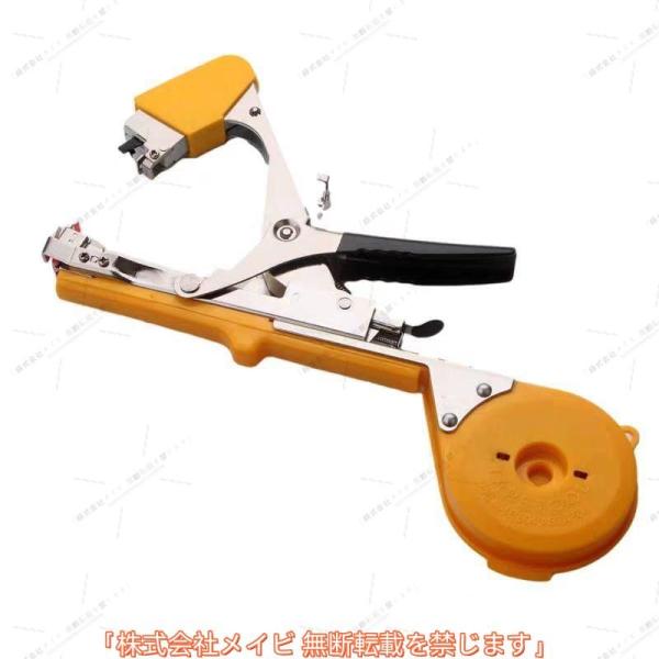 ＜サイズ＞約34×16.5cm＜材質＞鉄,プラスチック,ゴム＜適応範囲＞葡萄,トマト等の誘引＜特徴＞・お得な価格で、園芸用結束機を使用いただけます。・テスト用テープ(1本),針(約20発)付・ゴムヘッドで落下による損傷を軽減・植物の近くでも...