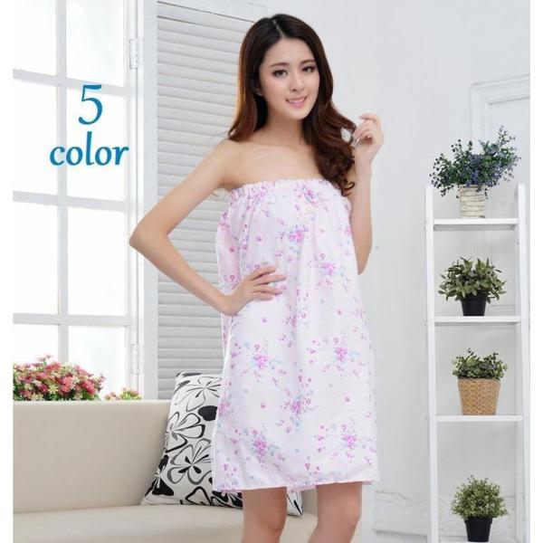 可愛いバスローブです。【サイズについて】ワンサイズ（Ｍサイズ相当）【素材について】ポリエステル【カラーについて】生産ロットにより柄の出方や色の濃淡が異なる場合がございます。お使いのモニターや撮影時の光の加減などにより画像と実際の商品のカラー...