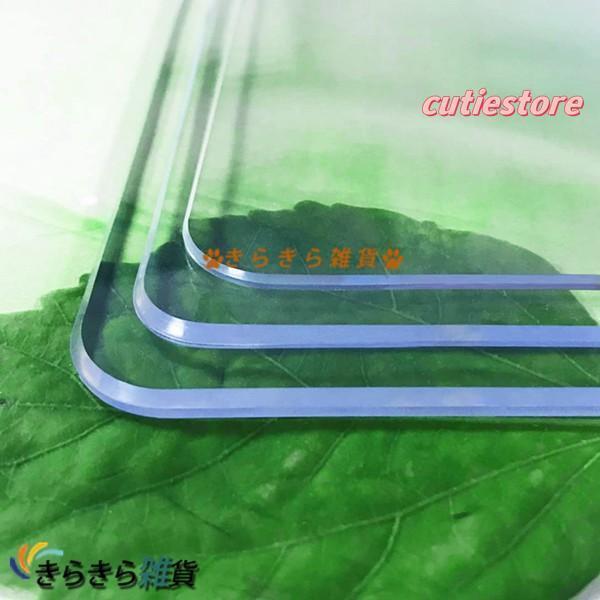 【優れた撥水/撥油/耐熱性】生地は耐水性と耐油性に優れているので、飲み物や醤油をこぼしても汚れがつきにくいのが特徴です。テーブルクロスは80度までの耐熱性があり、熱いものを直接置くと、変色と変形の原因になります。高温の製品を置く場合は、マッ...