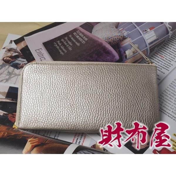 ■形状に付いてレジさっと 店主一押しのこの形、エル型にファスナーが開いてファスナーを開けるという一つの動作で、コインもお札も取り出せます。小銭入れがガバット大きく開くので小銭を見でおいながら取り出せます。薄さ１８ミリなのにたくさんのコインも...