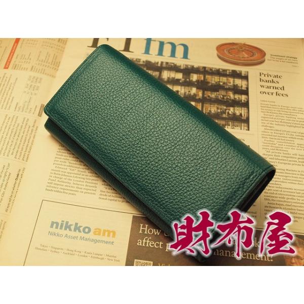 収納力に自信あり、カードやお札がたくさん収納できます。さらに通帳も入るすぐれもの！家庭用の財布としても重宝します。