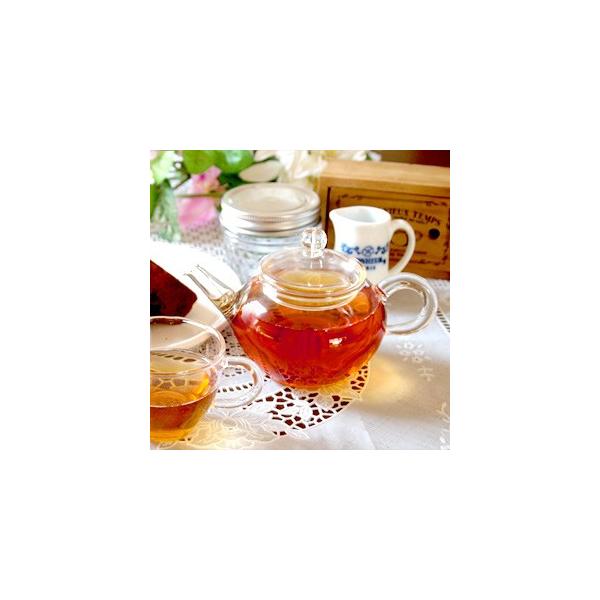 1名様用にちょうどよいサイズの小さいサイズのガラスティーポットです。お茶の種類を問わず、中国茶以外にもお使いいただけます。耐熱性ガラスで作られているので安心です。お茶の色合いや量がひと目でわかるので、「見て楽しい、飲んでおいしい」が手軽にお...