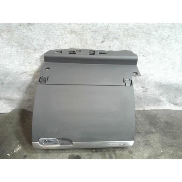 **** 商品説明を必ずご確認ください ****部品管理番号：202411052170210メーカー純正品番：8J2857095B部品名：グローブBOX部品区分：リサイクル品車名：アウディ TT車両タイプ名：3Dクーペ通称型式：TRUZZZ...