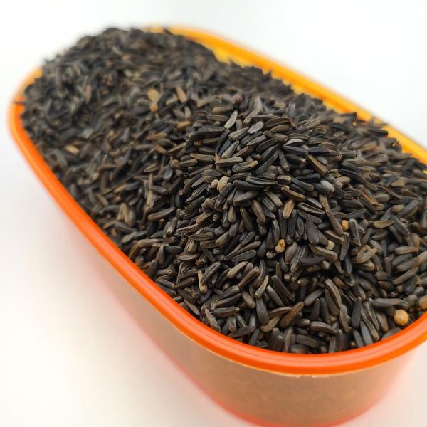 ＝＝卸売りから直接お客様へ一直線に＝＝・製造直売だからこそできるこの価格！！・保存に便利なチャック袋入り！！・簡易パッケージで低価格を追求！！・飼料用です※仕入れロットにより実物とは色味,形が異なる場合が御座いますヌガシード カナリヤ フィ...