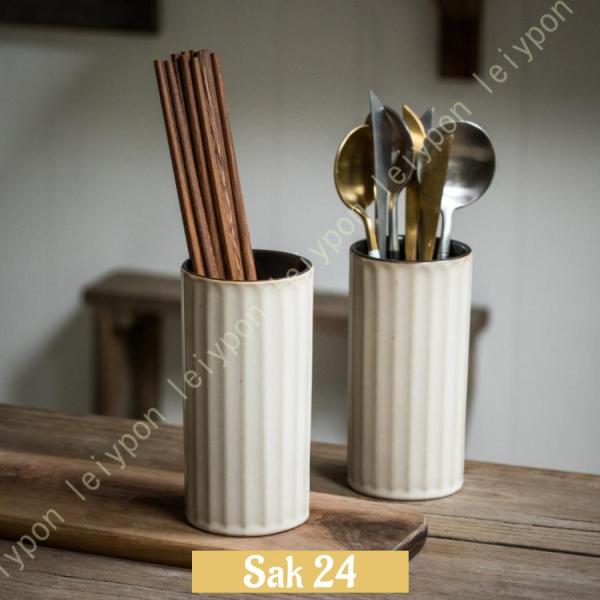【商品仕様】製品：約7*14.5cm。A=1個入り。B=2個入り。材質：セラミック製。具体的な製品とサイズは画像の説明を見てください。注意：製品は箸置きに限り、他の撮影品は含まれていません！ 箸置きは、さまざまな箸、フォーク、スプーンなどの...