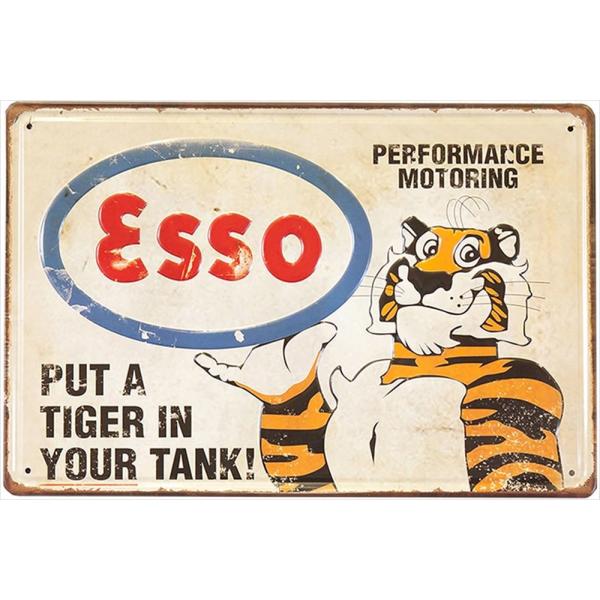 「Esso」のクラシックなロゴと虎のイラストが印象的なヴィンテージ調ブリキ看板です。古き良き時代を思わせるデザインは、ガレージやリビング、店舗のインテリアにも最適。レトロな雰囲気を演出しつつ、視線を集めるアイキャッチアイテムとして活躍します...