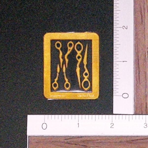 Up Far Field　未塗装キット　1/12エッチングキットキット全体のサイズ：W16xH19mm材質：真鍮透明シートからの外し方1.　メーカーロゴが入ってる表側の保護フィルムをゆっくりはがします。2.　パーツ全体が入る小皿を用意し、シ...