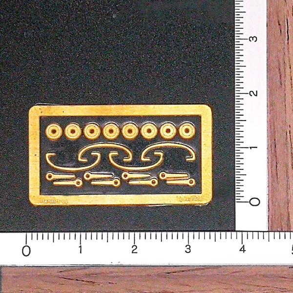 Up Far Field　未塗装キット　1/12エッチングキットキット全体のサイズ：W34xH18.5mm材質：真鍮透明シートからの外し方1.　メーカーロゴが入ってる表側の保護フィルムをゆっくりはがします。2.　パーツ全体が入る小皿を用意し...