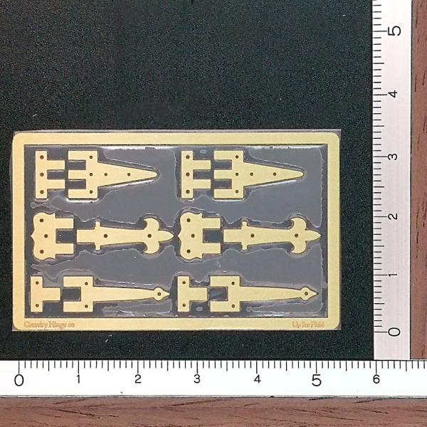 Up Far Field　未塗装キット　1/12エッチングキットキット全体のサイズ：W55xH33mm材質：真鍮透明シートからの外し方1.　メーカーロゴが入ってる表側の保護フィルムをゆっくりはがします。2.　パーツ全体が入る小皿を用意し、シ...