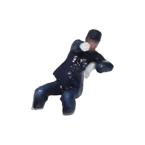 Tiny Tales（タイニーテイルズ、さかつう）製　1/150スケール　直立した人形で約1cmサイズ衣装・指導協力：大山正、松本謙一技術協力：株式会社ミマキエンジニアリングフルカラー3Dプリンタで出力した樹脂製品内容：運転席に座って「出発...