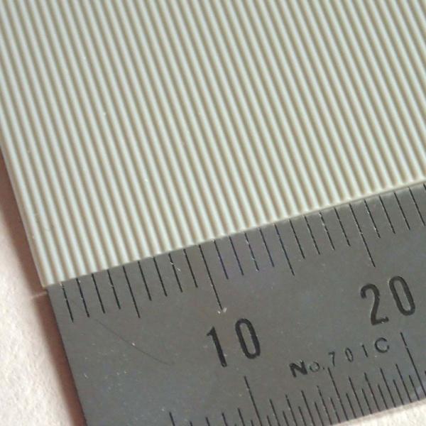 さかつう（旧こばる）　素材　N(1/150)人形の身長が約1cmサイズプラノイタ・波板品番：3745（旧品番MB-01）材質：PSサイズ：84mm x 120mm　板厚 ： 約0.5〜0.8mm程度（模様により異なります）入り数：3枚※こば...