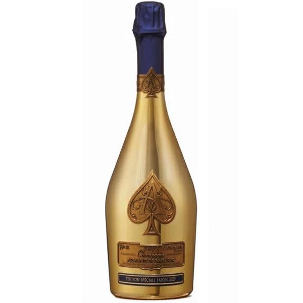世界中のセレブ達がこよなく愛する最上級のシャンパーニュ、アルマン・ド・ブリニャック。こちらは、そんな彼らが日本のマーケットのためだけにリリースした、メゾン史上初となる限定ボトルです。2010年、2012年、2013年の3つのヴィンテージのシ...