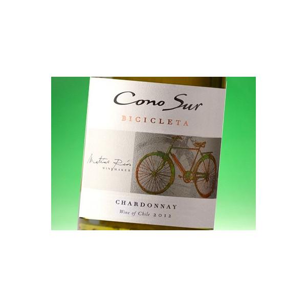 フレッシュなパイナップルのトロピカルな香りと、微かなハーブやオレンジなど白い花のニュアンスが特長的。柔らかな酸味とトロピカルフルーツを思わせる果実味豊かなワイン。●生産地：チリ/●葡萄品種：シャルドネ●こちらの商品はお取り寄せになりますので...