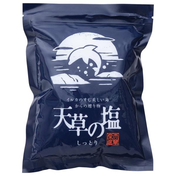 『天草の塩』は、海水塩の魅力を最大限に引き出した製品です。塩味・酸味・苦味・甘味が調和する味わいは、設備の全自動化による濃縮、二重平釜で煎ごうする独自の工程、塩とにがりをじっくり結晶化させる「寝かせ」など、数々の工夫と職人の熱意によって生ま...