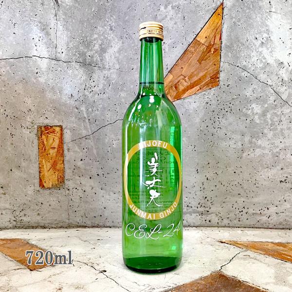 デリシャスリンゴやライチを思わせる、華やかでかぐわしい香りです。口に含むときれいな甘みと酸が感じられ、爽やかな透明感が余韻となります。相性の良い料理は味幅のある和洋食で、明太子玉子焼き、鶏むね肉の大葉チーズ焼きなどと良く合い、食べながら飲ん...