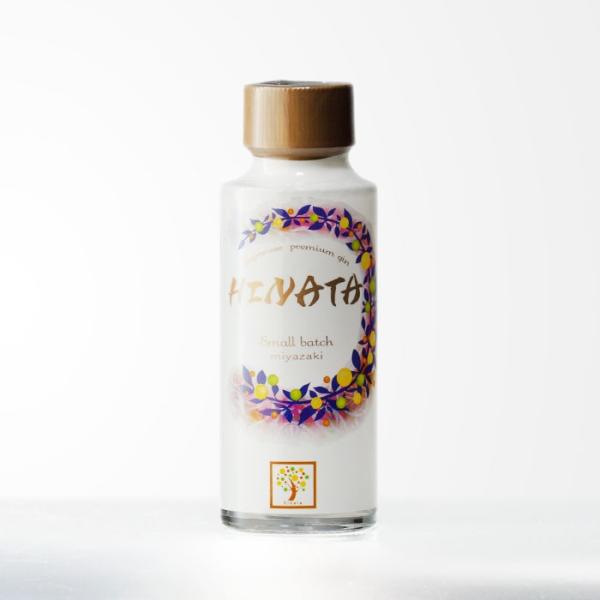 《商品データ》商品名：HINATA（ひなた）容　量： 90ml度　数 ：47度製造元：株式会社 京屋酒造産　地：宮崎県■様々な用途でご利用いただけます。御祝 結婚祝 引き出物 出産祝 内祝 新築祝 快気祝 成人祝 贈答品 御礼 お中元 お歳...