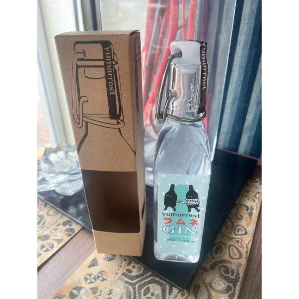 あの懐かしのラムネをGINで表現しました。定番の「オーディナリー」に比べ、ジュニパーベリーの比率を高めにし、ラムネの清涼感や甘みを感じられるようなレシピを組みました。トニックやソーダ割でごくごく飲める大人のラムネです。※夏季限定生産（数量限...