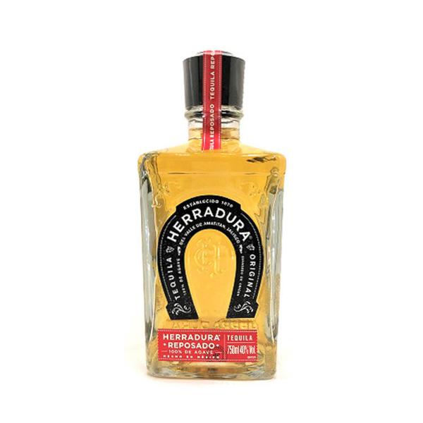 エラドゥーラ テキーラは、ブルーアガベ（青竜舌蘭）を１００％を原料としたプレミアムテキーラ。ゴールドはテキーラ法の最低熟成期間をこえる１１ケ月熟成をさせた逸品で、樽熟成由来のまろやかさが特徴です。