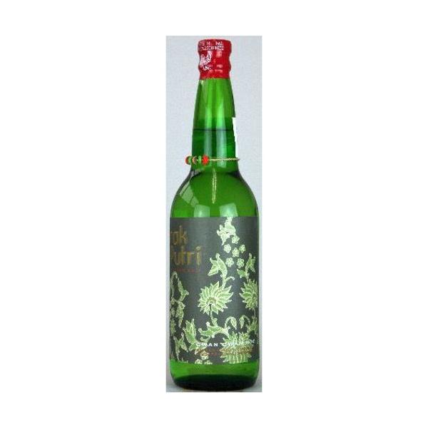 発酵させた米とココナッツを更に蒸留して造られたバリ島で最もポピュラーな蒸留酒です。中でも丁寧に造られた最高級のアラックです。バリ島では儀式の際に神々に捧げるスピリッツとして、また健康促進によい酒として古くから親しまれています。